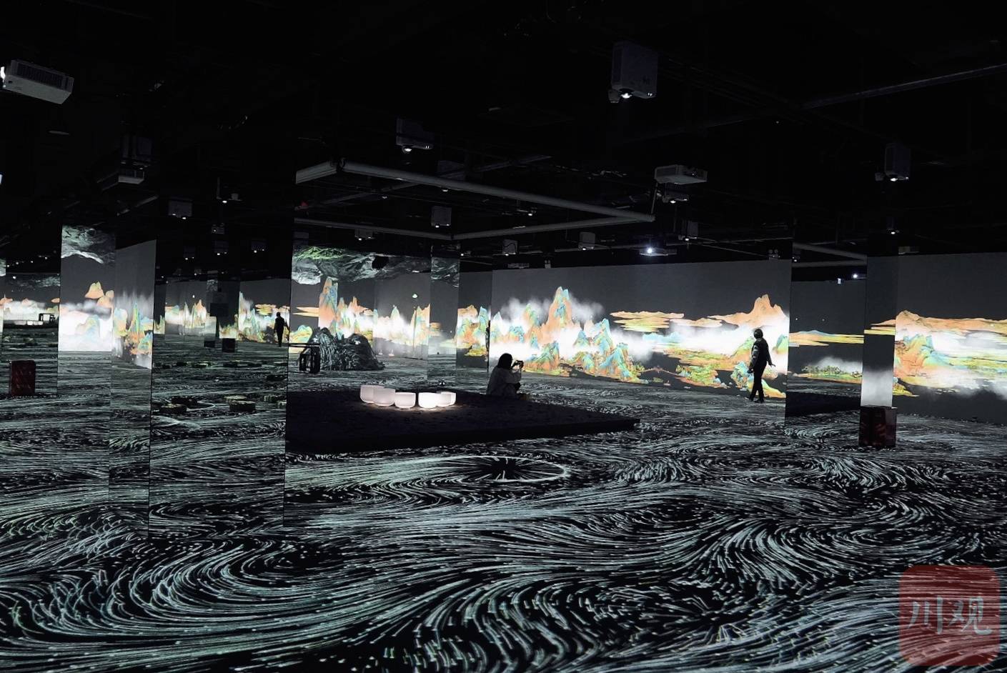 花花视界㊴｜在地铁站偶遇国宝 《千里江山图》动起来_四川在线